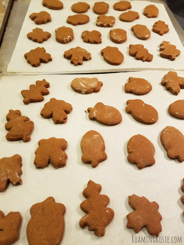 Mini Gingerbread Cookies: Autumn Leaves | Roaming Rosie